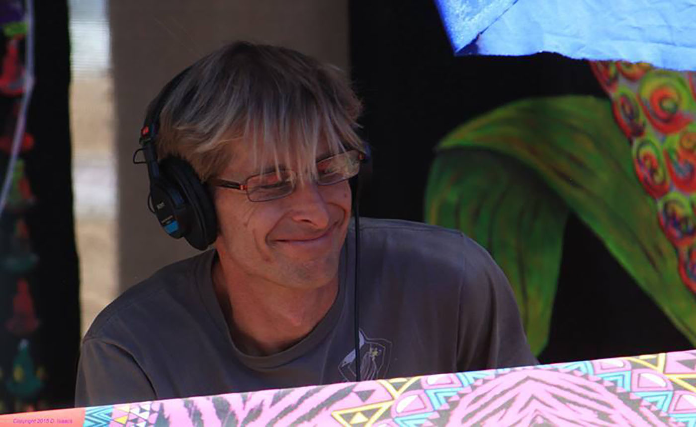 Brad Moontribe – Artists