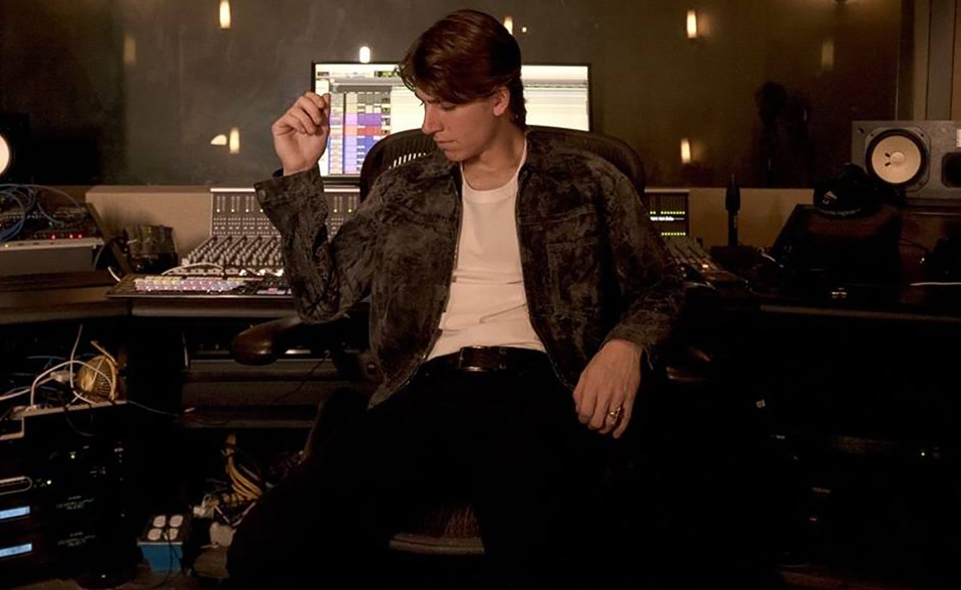 Steve James – Artists