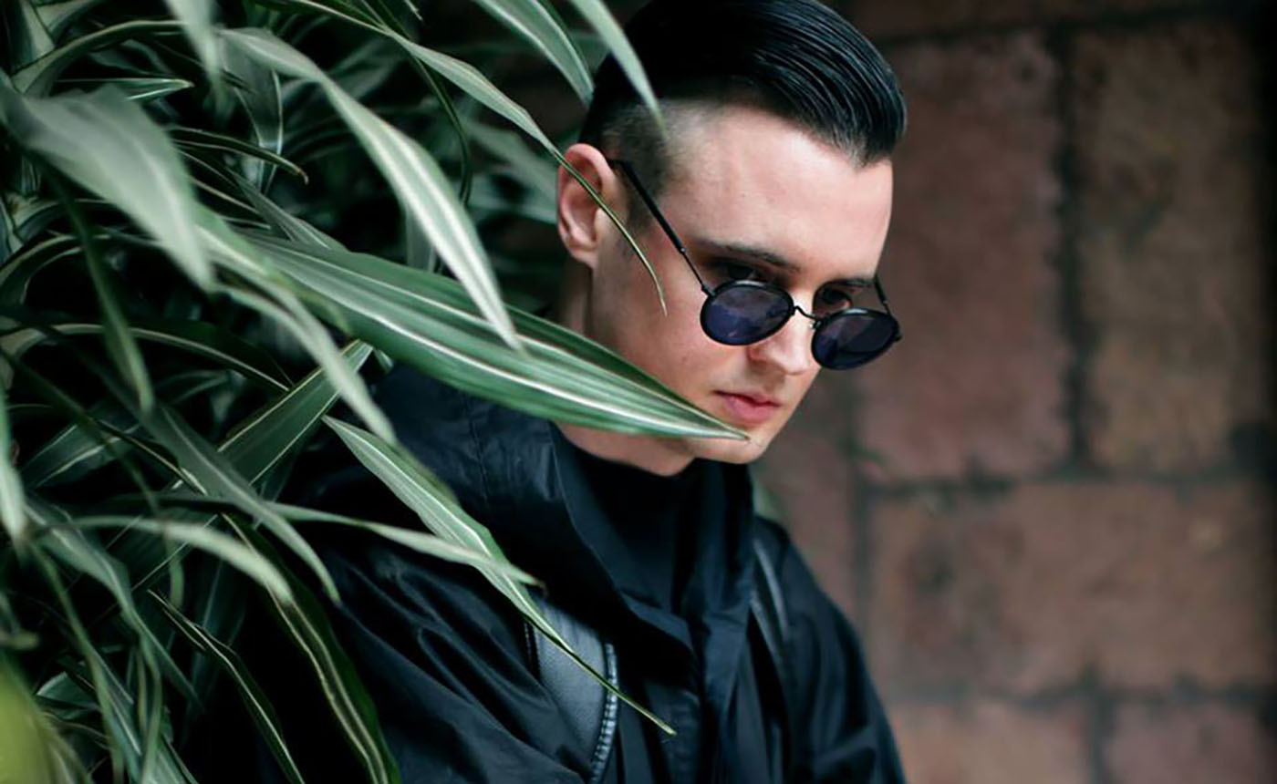 L-Vis 1990 – Artists