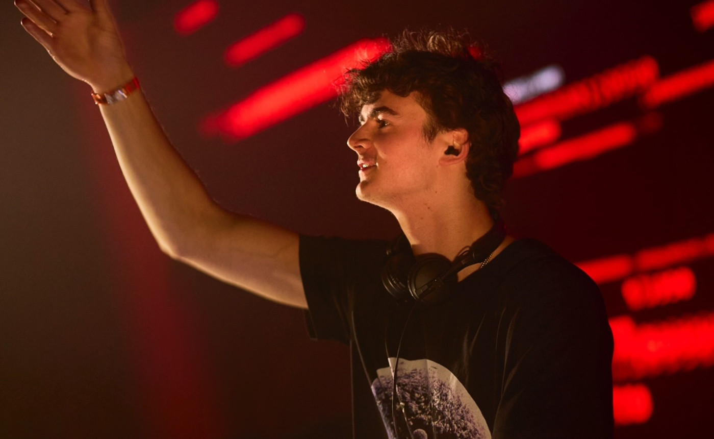 J Ribbon – Artists