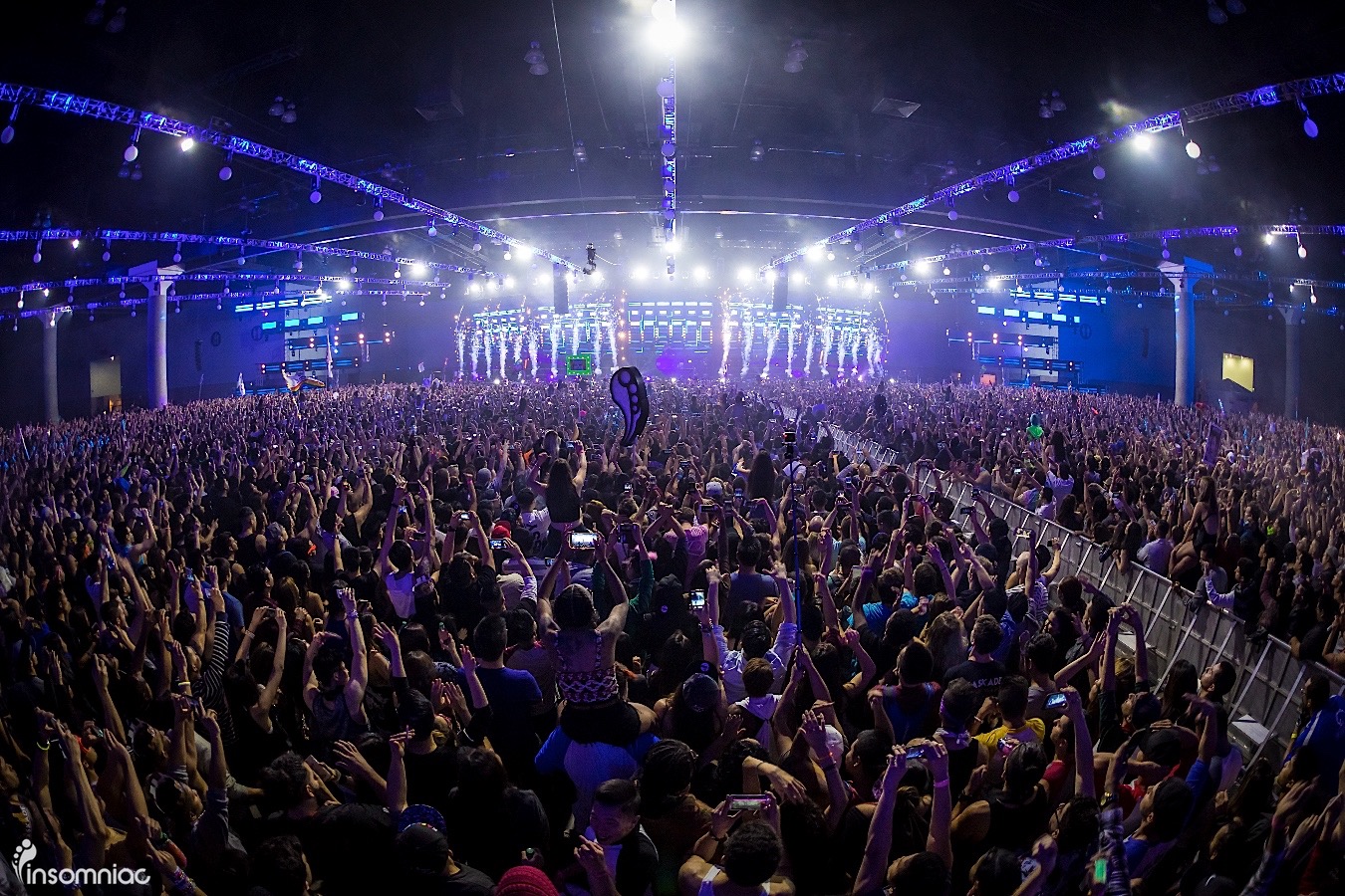 Kaskade at the Los Angeles Convention Center | Insomniac