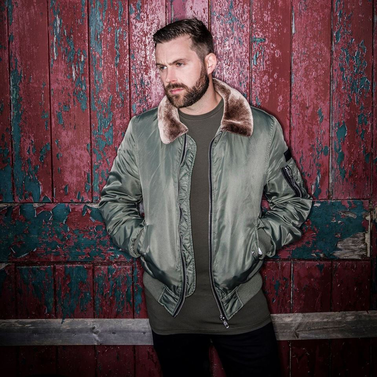 Experience the Deep Cosmos of Ronnie Spiteri’s “Living on the Edge ...