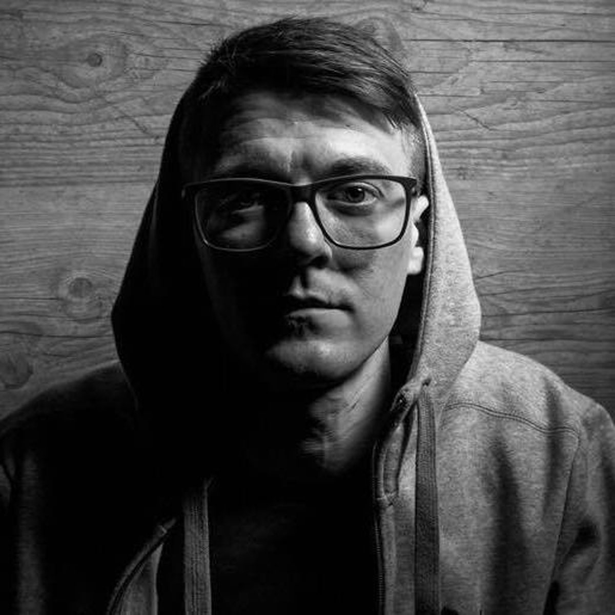 Jay Robinson Hits All the Right Pressure Points on Low-Set Slapper “The ...